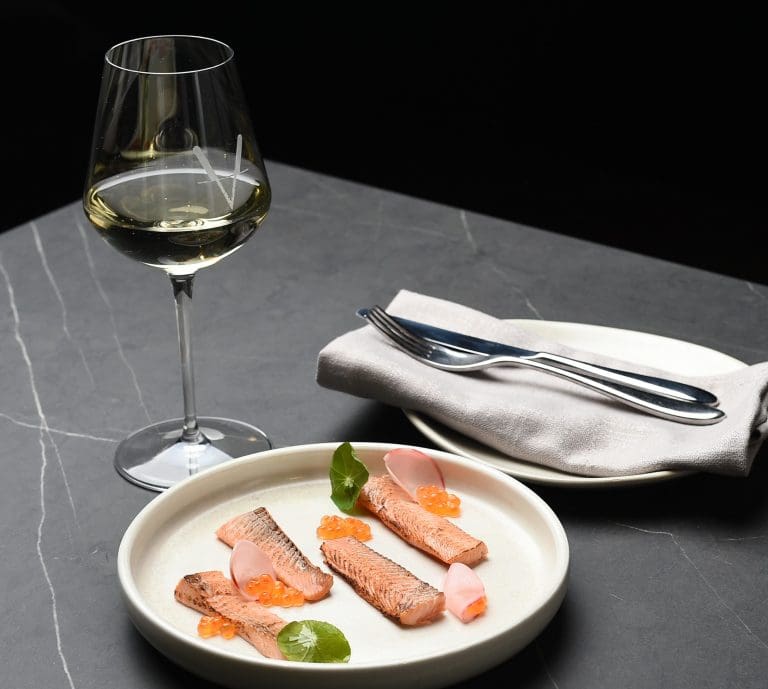 Verandah Dining - Strathmore Hotel